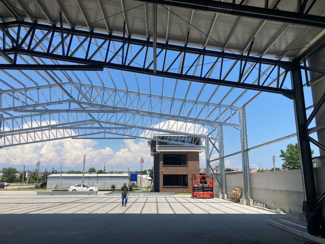 STEEL WAREHOUSE STRUCTURES