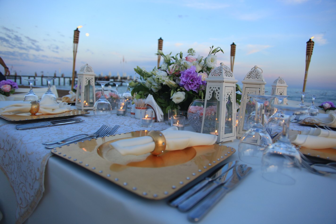 Choose traditional Turkish meals at hotel wedding in turkey