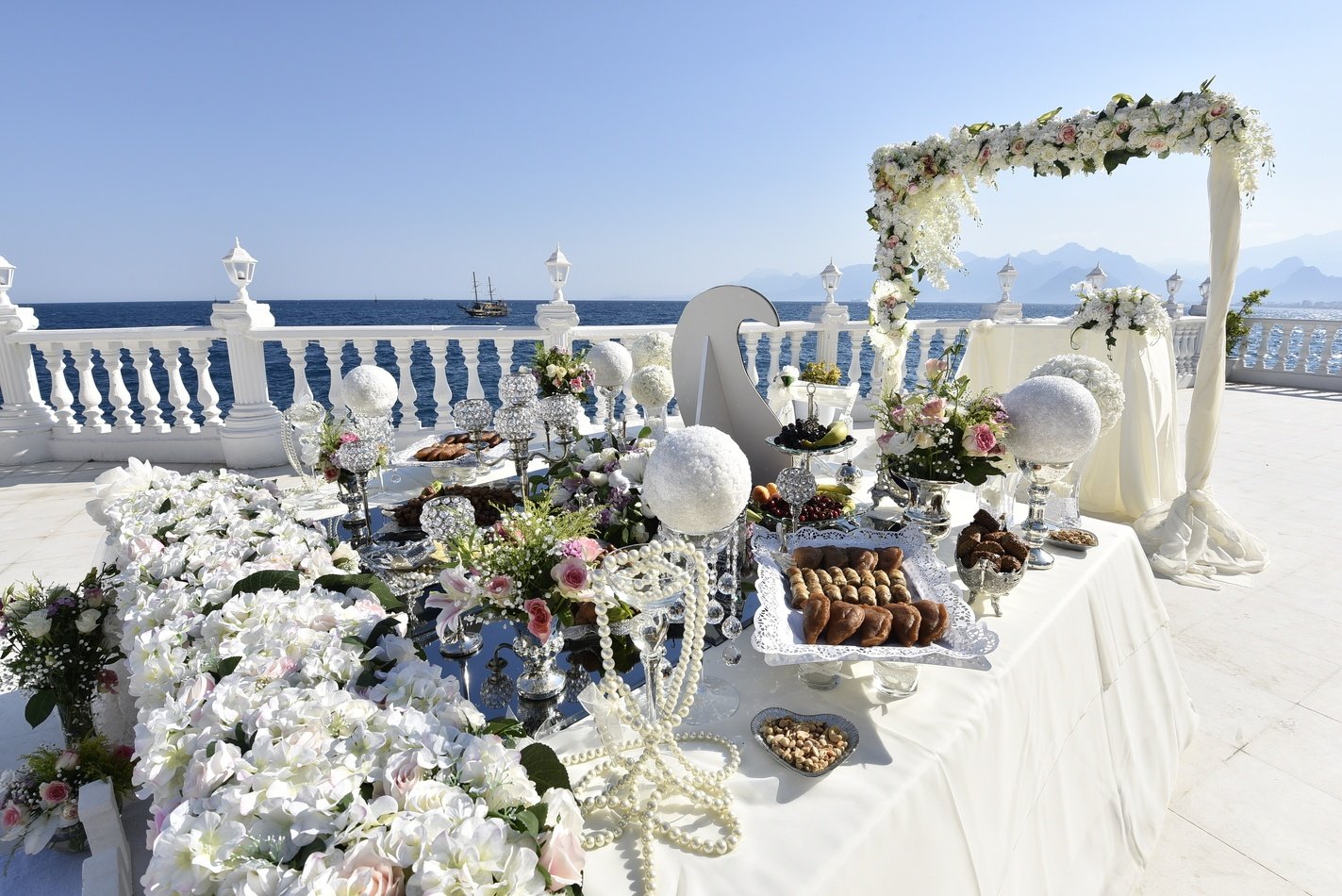 Traditional Iranian Weddings in Turkey - Antalya Sofreh aghd